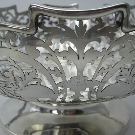 Attractive Large Silver Bowl with a Monteith Style Rim (1924)