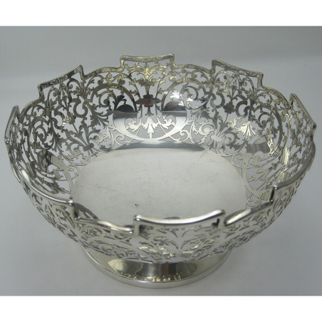 Attractive Large Silver Bowl with a Monteith Style Rim (1924)