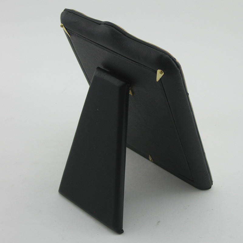 Late Victorian Silver Photo Frame with Gadroon Border (1901)