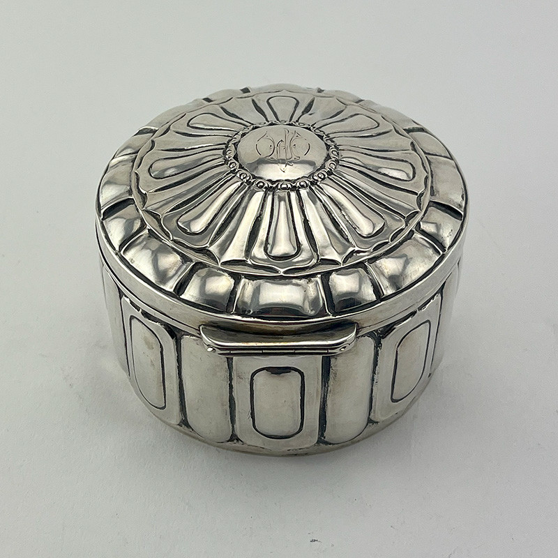 Good Gauge German 800 Grade Cylindrical Silver Box (c.1890)