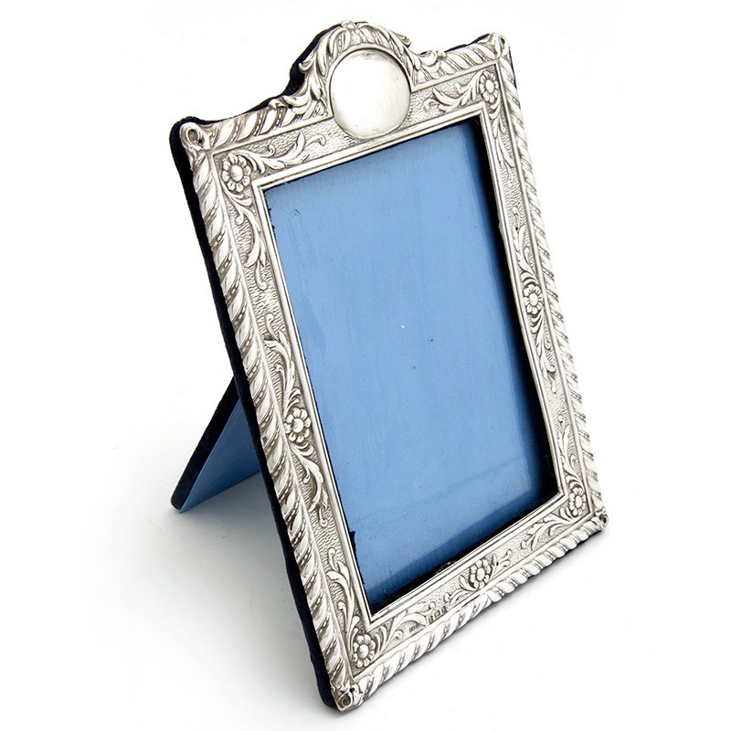 Antique Edwardian Silver Frame with a Rope and Floral Border (1905)